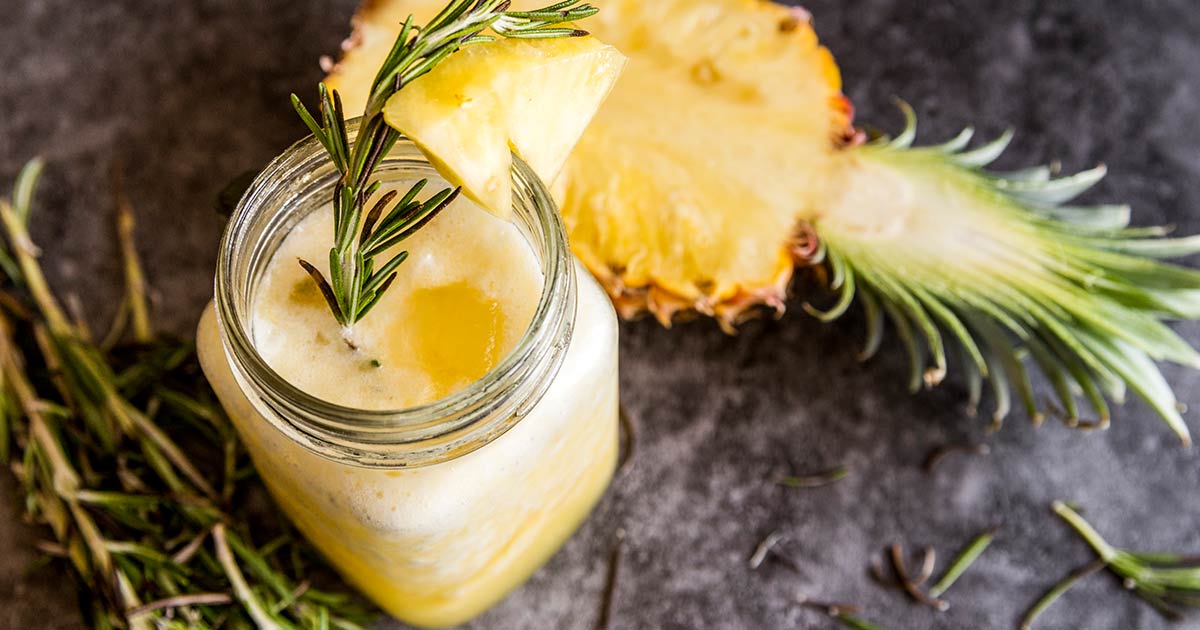 Key Benefits and Uses of Drinking Pineapple Juice | Miditer